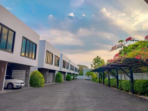 Cicada Hotel Kanchanaburi, Kanchanaburi (updated prices 2024)