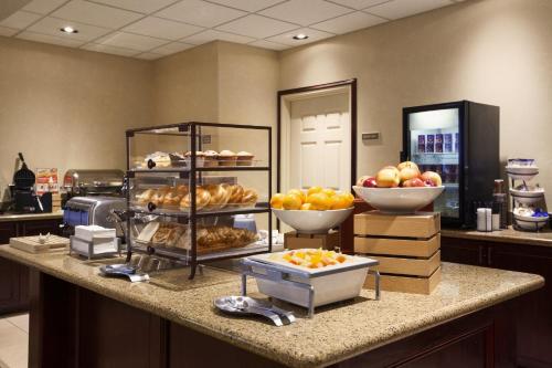 Country Inn & Suites by Radisson, College Station, TX, College Station ...
