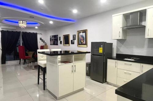 Kandi Palace 9 floor, 1BR! Housekeeping, Netflix!, Angeles (updated ...