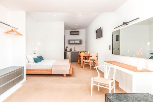 Plakakia Luxury Apartments, Makry Gialos (updated prices 2025)