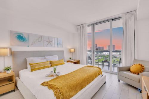 Beachwalk Resort infinity Pool Balcony Views, Hallandale Beach (updated ...