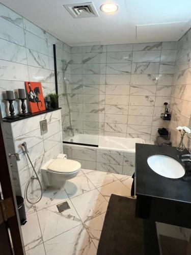 Specious cosy bedroom in Al Sufouh, दुबई की (2026 के लिए अपडेट हुई कीमत)