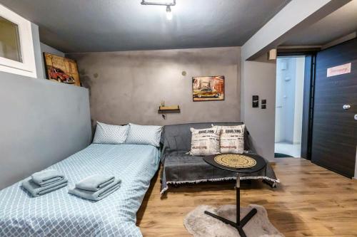 Harmony studio with terrace., Thessaloniki (updated prices 2024)