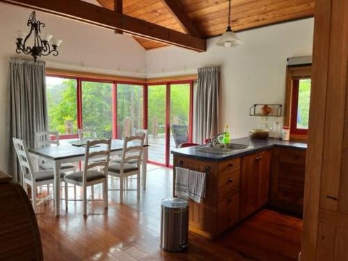 Haile Pohara, Pohara (updated prices 2024)