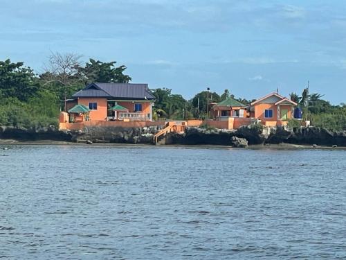 Rainbow Beach Bar & Resort, Olango Island (updated prices 2025)