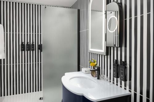 Anglo American Hotel Florence, Curio Collection By Hilton, Florence ...