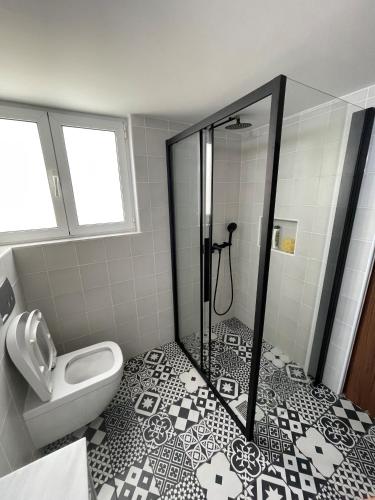 2 bedroom apt in Ermou 4 minute walk beach, Larnaca (updated prices 2025)
