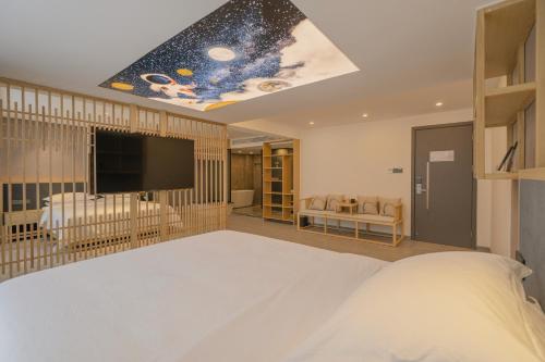 Rivulet Mountain Hotel - Zhangjiajie Forest Park Scenic Area ...