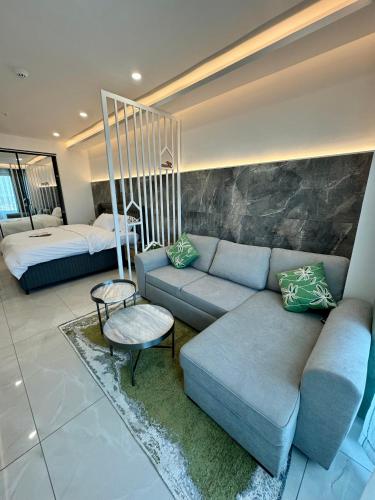 Deluxe Studio Apartments at Kass Towers Accra - Upper Floor, Accra ...