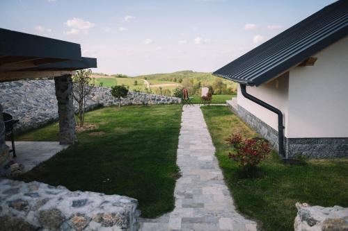 Casa moderna in Sinteu - intersectia intre modern si linistea naturii ...