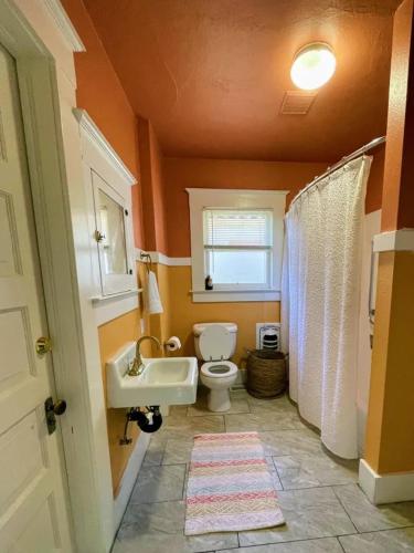 The Good Manor, Fresno (updated prices 2025)