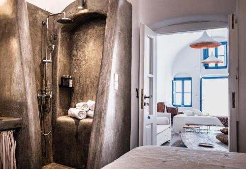 Castellana Cycladic House, Pyrgos (updated prices 2026)