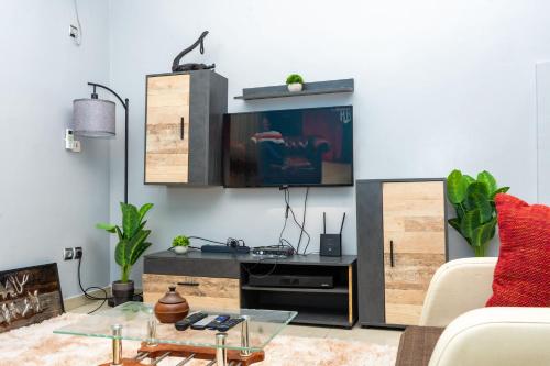 EG Studio-Carrefour ISTAMA-Sable Bonamoussadi-0m from Road, Douala (updated prices 2024)