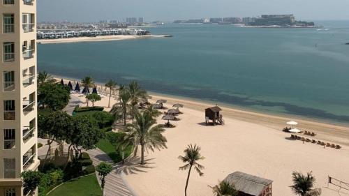 Al Dabas Beach Views, 3BD Sleeps 6, Beachfront Beach & Pool Access ...