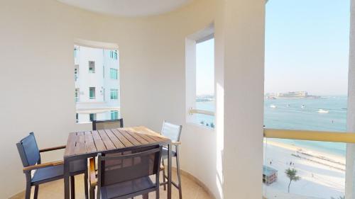 Al Dabas Beach Views, 3BD Sleeps 6, Beachfront Beach & Pool Access ...