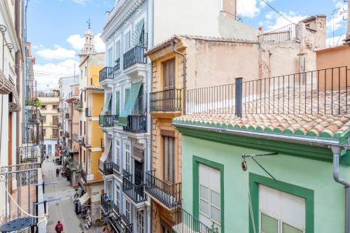 Sunny Modern Flat by Mercado Central, Valencia (updated prices 2025)