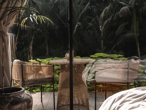 Ubud zen river house, secluded tranquil retreat in nature, Ubud ...