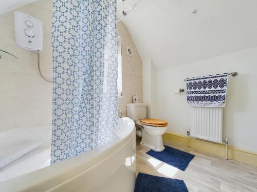 The Waiting Room, Stoke Edith Station, Tarrington, Hereford (updated ...