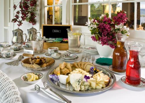 Inn at Pleasant Lake, New London (updated prices 2024)