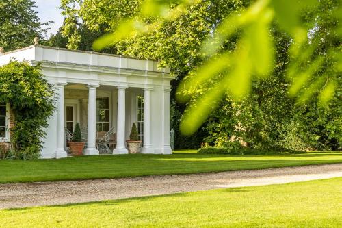 Avington Lakes, Winchester (updated prices 2024)