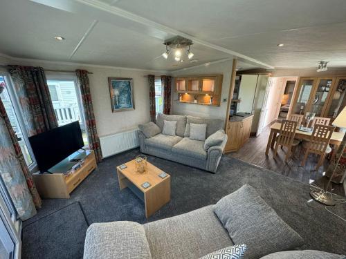 Millfields Holiday Park - Knightsbridge Deluxe - Coastal Caravan Breaks ...
