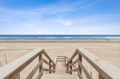 Ocean Lookout 3 - Heated Pool, Beachfront Deck, Stunning Ocean Views ...