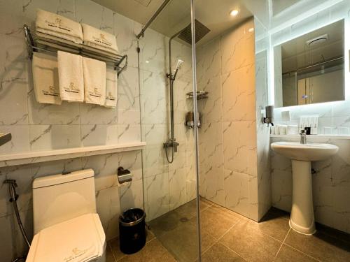 Subic Riviera Hotel & Residences, Kababae (updated prices 2025)