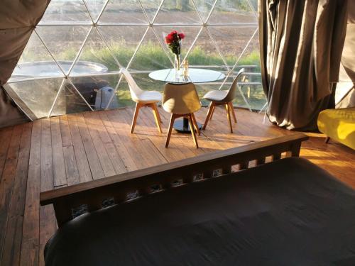 Dome with Hot Tub, Heated, Lincoln, Projector, Firepit, Lincoln ...