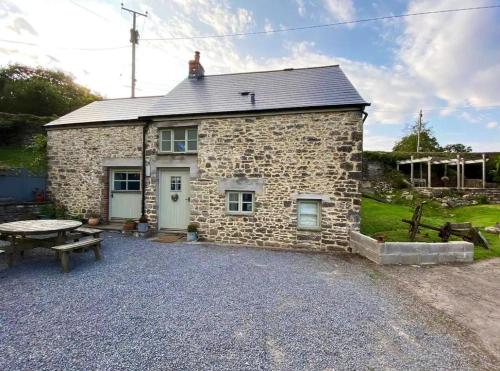 Beautiful Farm House in Idyllic location, Cowbridge (updated prices 2024)