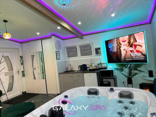 GALAXY SPA - Suite Jupiter Jacuzzi Privatif, Champigneulles (updated prices 2024)