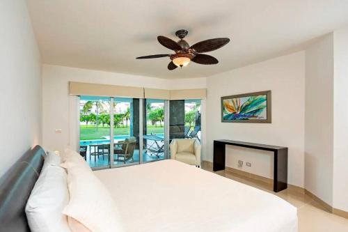 Oceanfront walkout pool Mareazul La Casa Bonita, Playa del Carmen ...