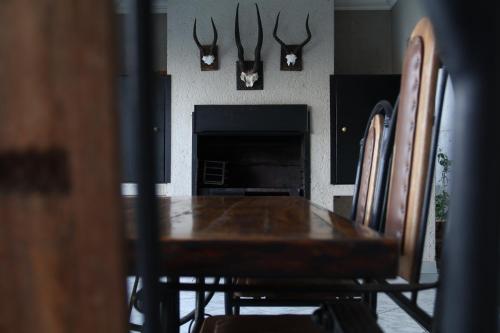 Kosmos Lodge, Hartbeespoort – Updated 2024 Prices