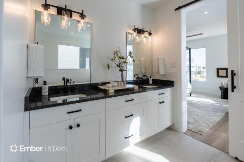 Gold Oasis at Desert Color (by Ember Stays), St. George (updated prices ...