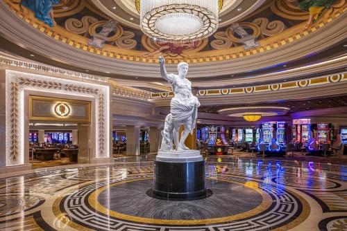 Caesars Palace Las Vegas by Suiteness, Las Vegas (updated prices 2024)