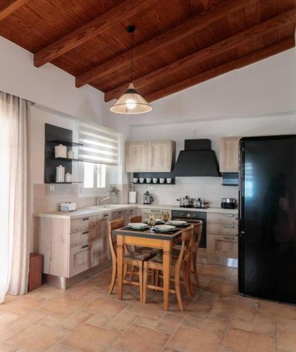 Naxos Chalkion Beautiful Detsis House with jacuzzi, Khalkíon (updated ...