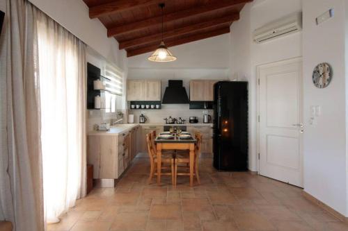 Naxos Chalkion Beautiful Detsis House with jacuzzi, Khalkíon (updated ...