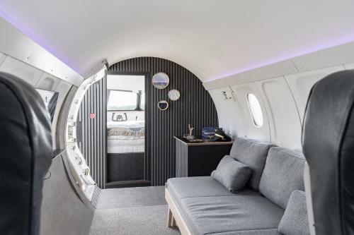 Ilmatar Airplane Lodge, Uurainen (updated prices 2025)