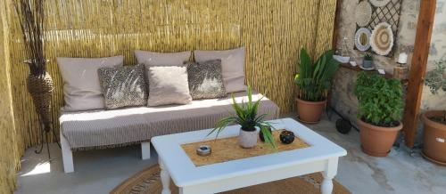 Namaste Family House, Pómbia (updated prices 2024)