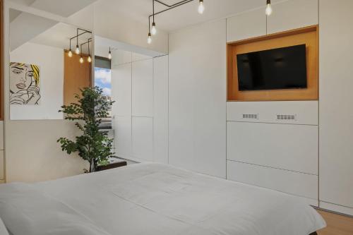 RH Apartment - Opposite Bucharest Mall, Metro, Balcony - RH Living ...