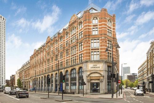 City Approach, London (updated prices 2024)