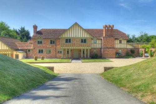 Cotswold Country house Villa Retreat With Pool, Rowde (updated prices 2024)
