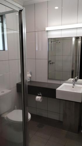 Tully Motel, Tully (updated prices 2024)