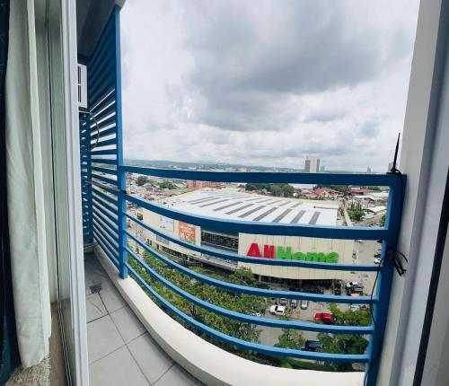 Studio with Balcony at The Loop Tower with Free Parking within ...