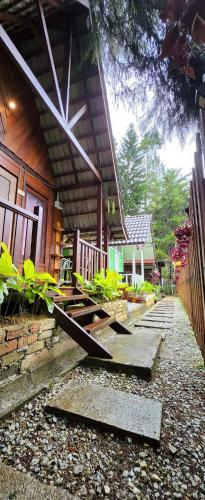 Hillside cottage tulip room with loteng, Tanah Rata (updated prices 2025)