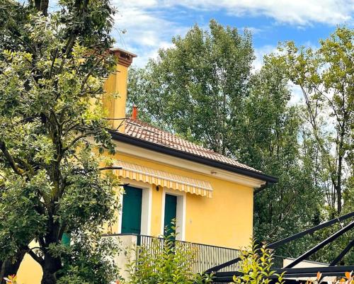 AnnaHouse, 25 minutes by train from Venice, Marano (updated prices 2025)