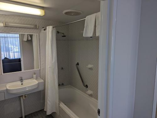 Haven Waters Motel & Apartments, North Haven (updated prices 2024)