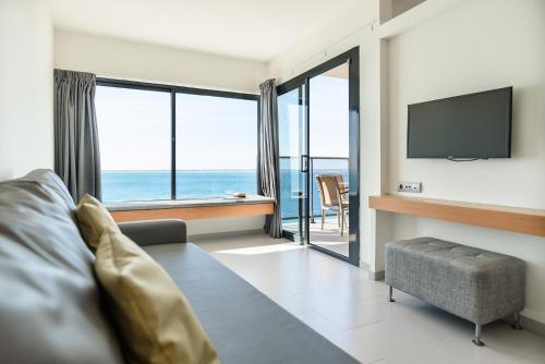 FERGUS Cap Roig, L'Ampolla (updated prices 2025)