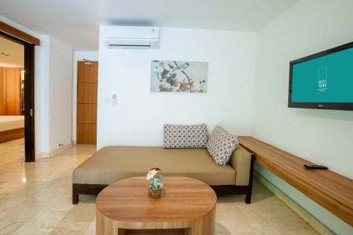 Cross Vibe Paasha Atelier Bali Kuta, Kuta (updated prices 2025)