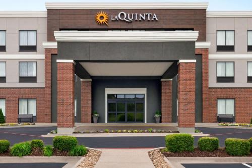 La Quinta by Wyndham Springfield Airport Plaza, Springfield (updated ...