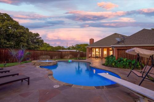 Impressive 5BR 3,5BA Holiday Home with Pool, Game Room & Cinema Room ...